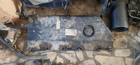 Isuzu L75-k galofkasi salyarkali sotiladi
