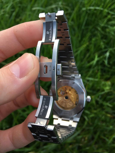 Audemars Piguet Royal Oak Automatic Mexanika soat sotiladi.