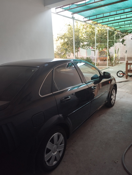 jentra 2015 yil 280000 km yurgan 2,3petnosi bor ichiga otmagan