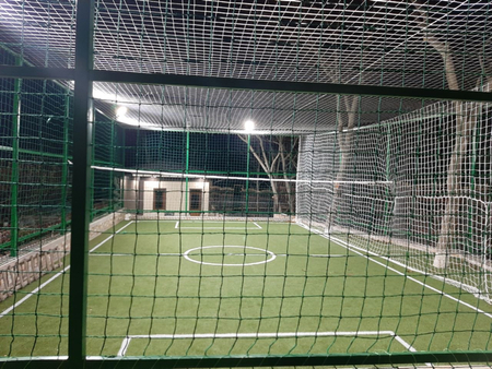 Stadion miniy polya quramiza barcha mahsulotlari ham bor