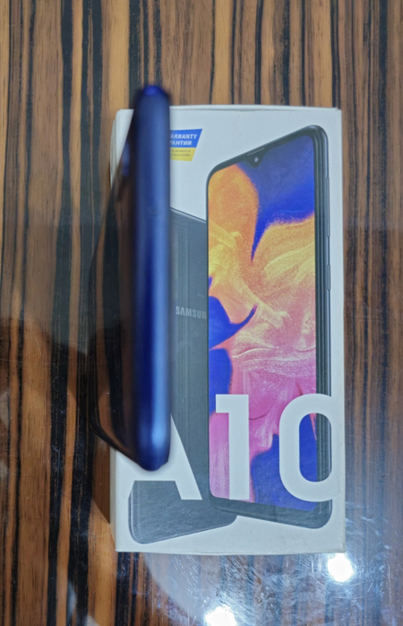 Продается Samsung Galaxy A10 32GB\\nСостояние отличное\\nПамять 32гб\\nНичег