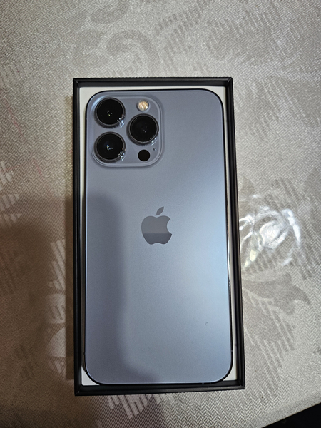 Продаётся айфон 13 pro 256 GB blue