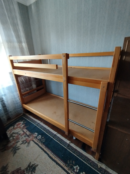 Продается двух яростная кровать