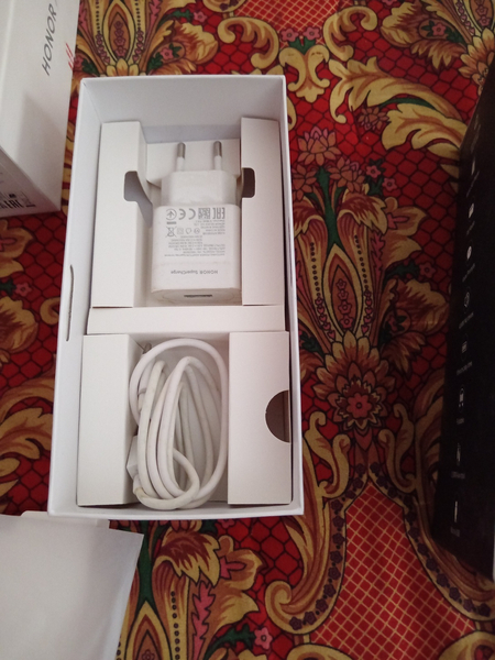 Blutus va Honor X8a sotiladi
