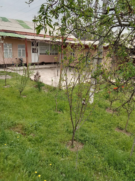 Hovli Uy sotiladi