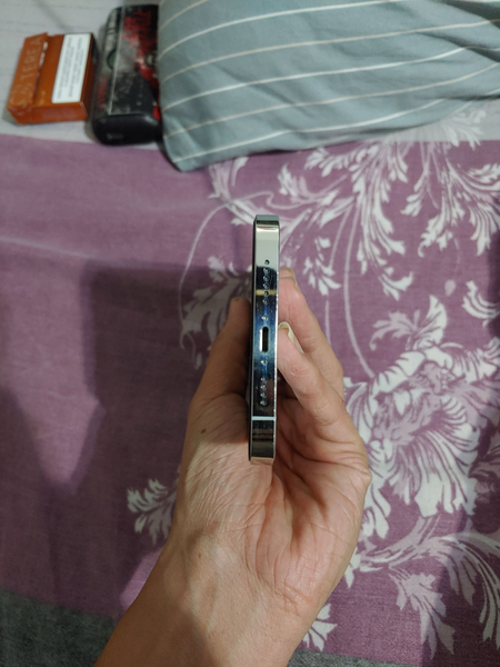 Срочно продаю iphone 12 pro max 256