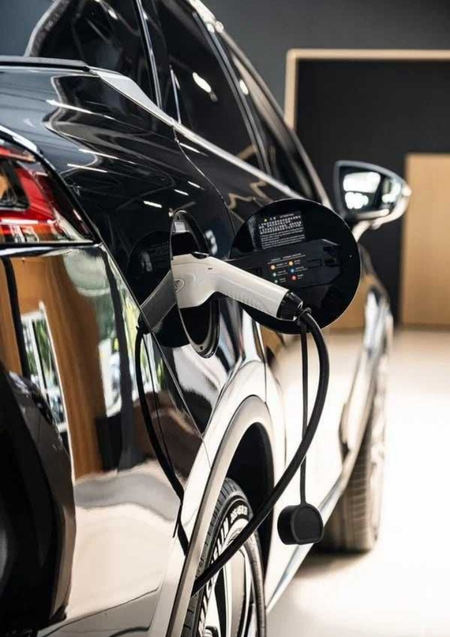 BYD tang Ev6 bir yil kafolatiga ega