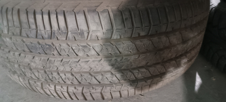 Продаю комплект шин+ запаска .Bridgestone dueler h-t