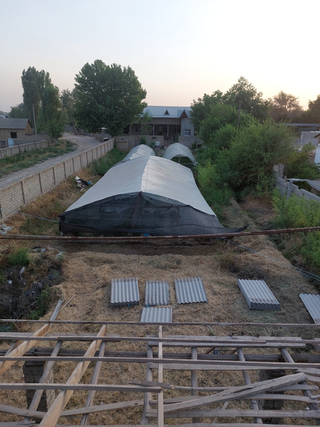 Yer sotiladi 4 sotix 20ga 20 qilib kesib beriladi, Kadastr  xususiy