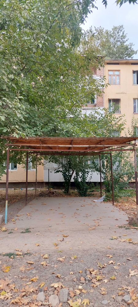 Зангиотинский район. Мясокомбинат. Одна комнатнатная квартира.