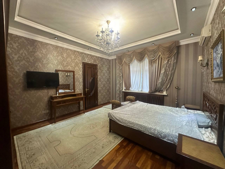 Аренда евро квартира с обстановками 187м² 