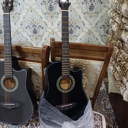 Gitara sotilad 3 xil rangi bor