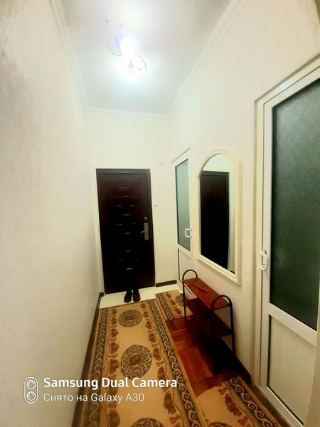 Chilonzor 21 kvartalda joylashgan 2 xonali uyumni sotaman.