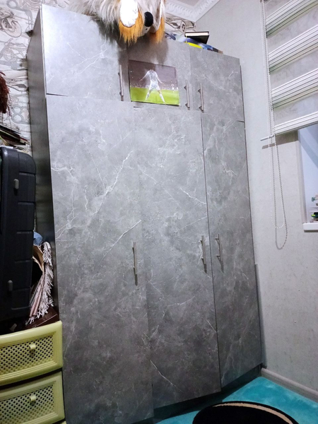 Двухъярусная кровать в хорошом состояние в подарок шкаф