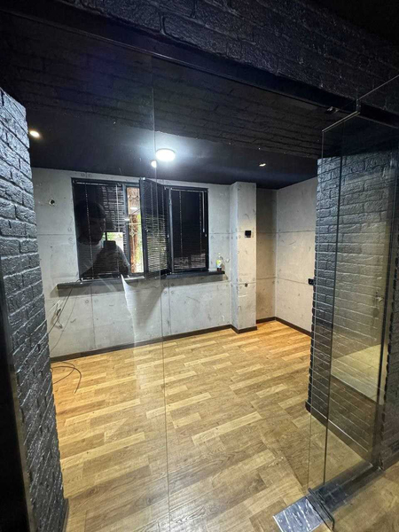 Продается В доль Дороги 1 Линия Евроремонт, Яккасарайскйи район, ЦЕНТР