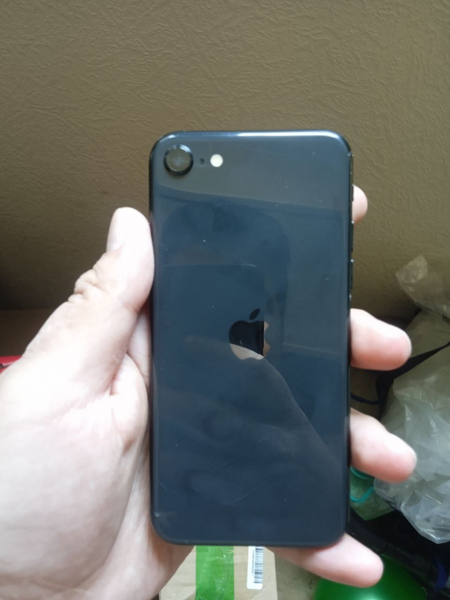 Iphone Se 2020 на 64 гигабайт. Perfectum