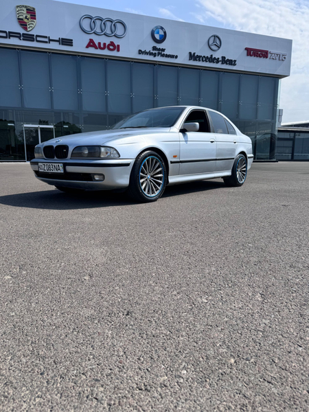 BMW 520 бензин механика