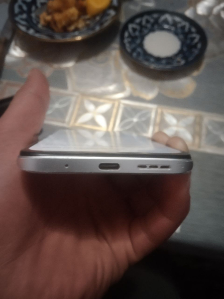 Redmi not 114g srochni sotiladi
