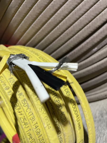 Nagrevatilniy kabel sotiladi