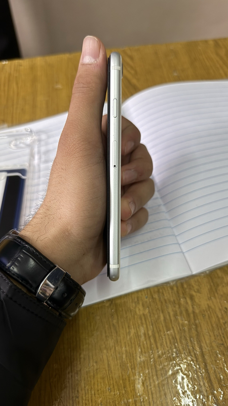 iphone se 2020 white