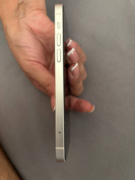 Iphone 12.