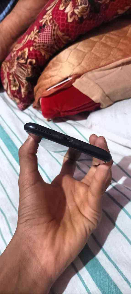 Honor 8c srochna sotiladi