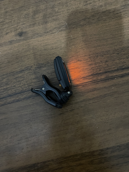 Продаётся Dreammaker DM-128 Clip-on Chromatic для гитарах