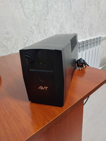 UPS AVT 850 AVR Источник Бесперебойного Питания