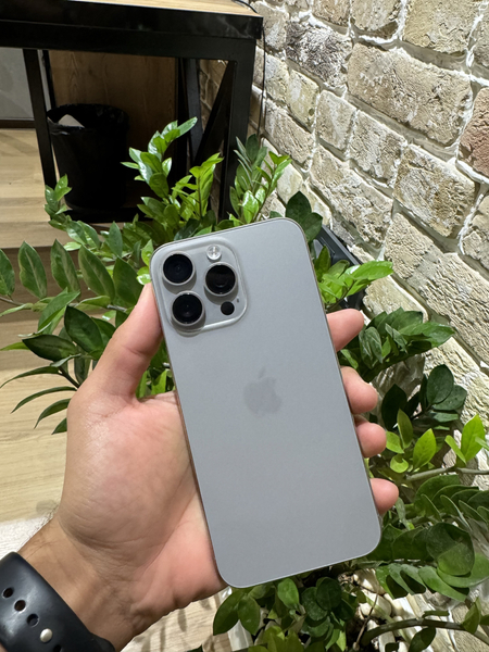 Iphone 15 pro max Sim+Esim 70$аригинал чихоли билан