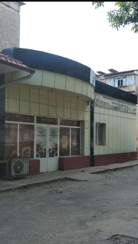 Под офис на Каракамиш 1/4 140 квадрат