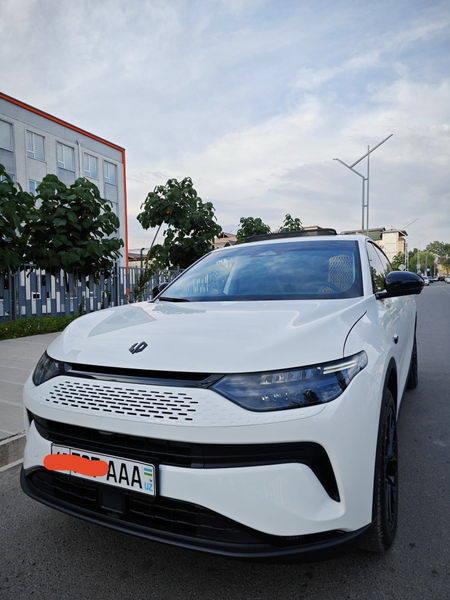 LEAPMOTOR C 11 hybrid