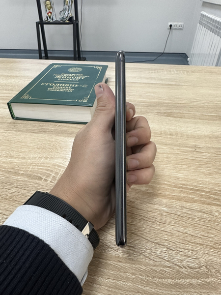 Samsung S 20 xotirasi 128 gb xolati yaxsh