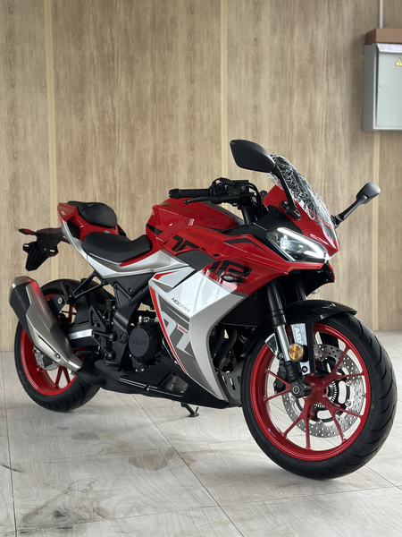 Nooma sportbike