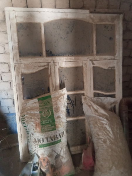 Bulor ishiy deraza sotiladi bulor 120mingdan donasi derazani kelishami