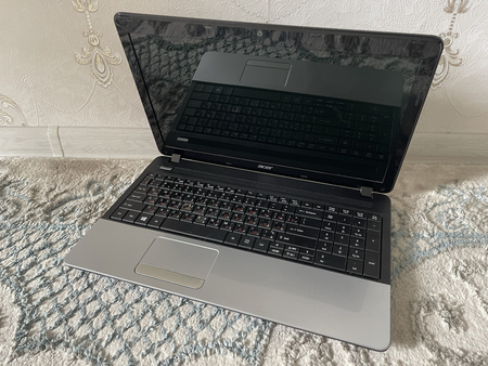Продам ноутбук Acer Aspire E1-571