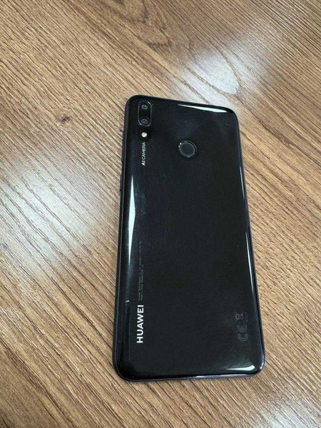 Телефон Huawei Y9