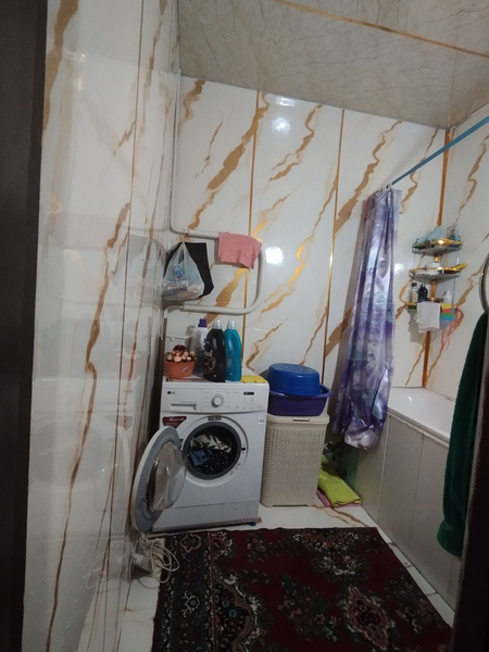 Olmozor tumani  Qorasaroy 3/4/9/  80m2