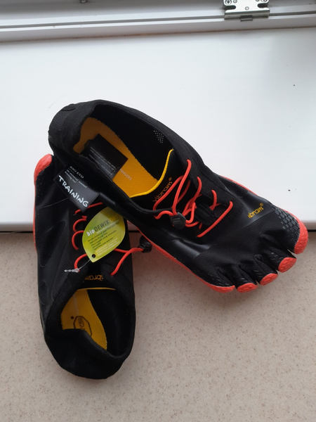 Vibram 5 fingers. Спортивная обувь