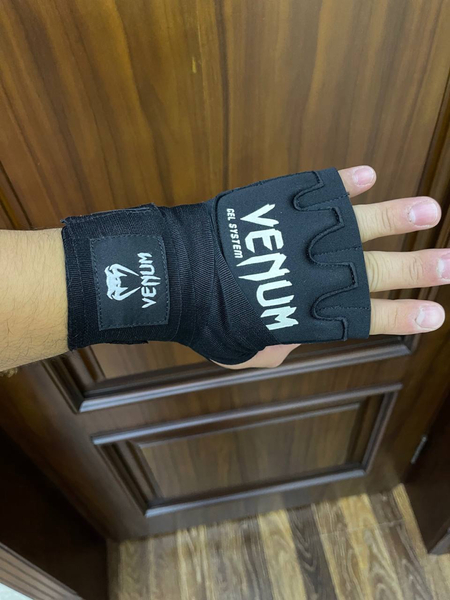 Перчатки от Venum