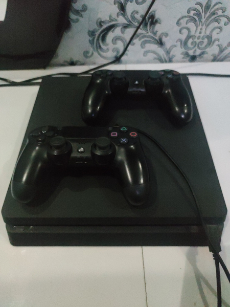 Playstation 4 1 trb