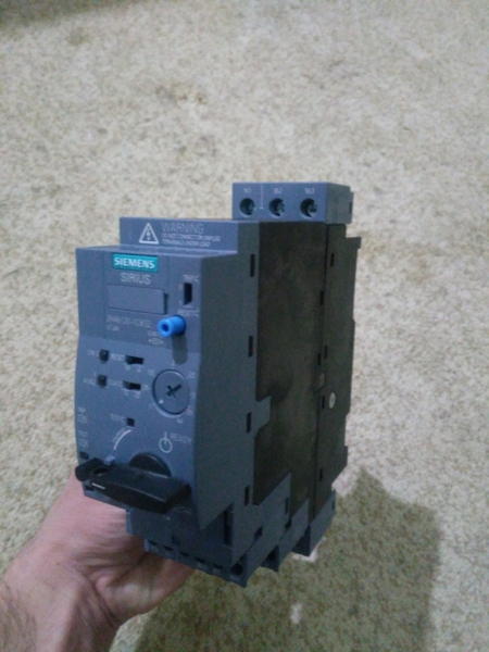 Siemens Sirius 3RA6120-1CB32 Компактный пускатель.