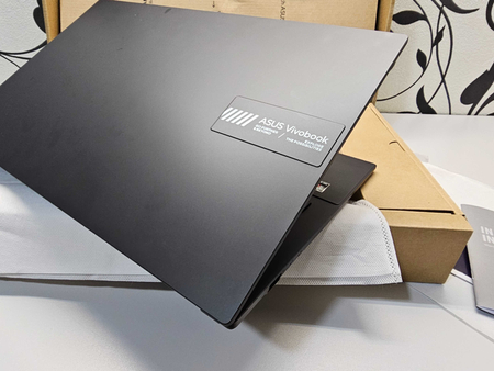 ПРОДАМ Asus VivoBook 15 2024 Ноутбук Ryzen™5-7520U/8GB/512SSD/15.6