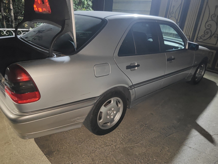 Mercedes benz w202