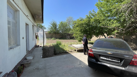 Nazarbek 6 sotx hovli sotiladi
