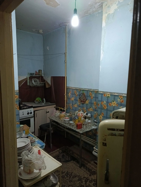 N - 3  Продается квартира г.Чирчик район 9 мкр 2/4/4