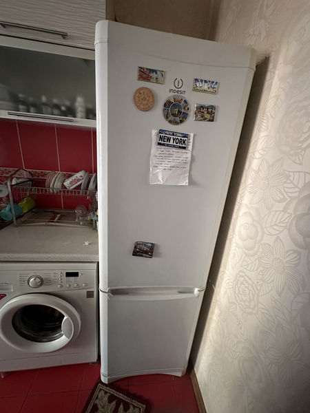 Продадим  холодильник indesit в хорошем состоянии, надежный.
