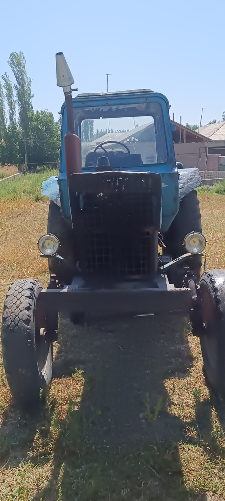 Belarus MTZ 80 Traktor Srochno sotiladi.