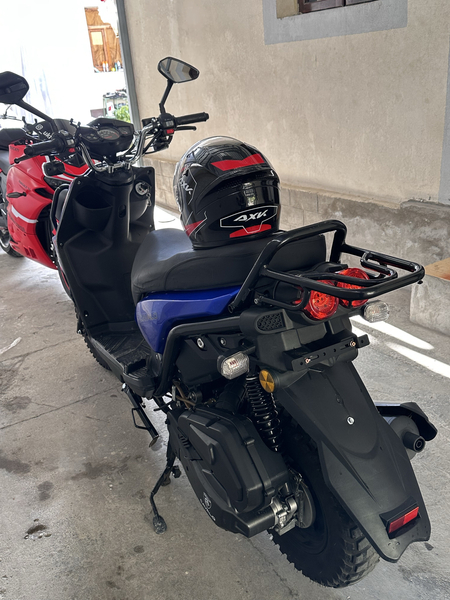 150kub moto sotiladi xolati yaxshi ishi yoʻq tezligi 110km rasxodi2:3L