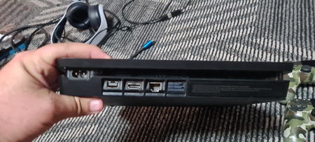 Ps4 slim 500gb 2ta jostik