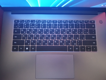 Noutbuk Honor magicbook x15